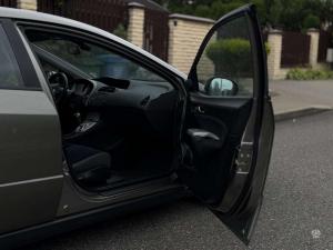 Dzeltens Honda Civic 2010 Viļņa, ar dzinēja tilpumu 1.80 L un nobraukumu 225 tūkst. km par 2950 €, foto 34 vietnē AUTOMOTO.COM.LV