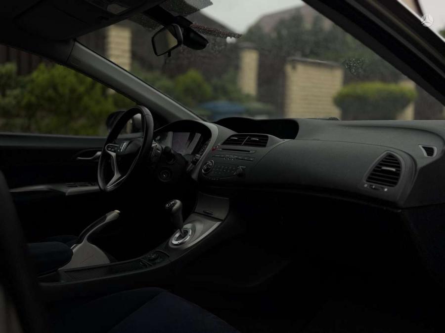 Dzeltens Honda Civic 2010 Viļņa, ar dzinēja tilpumu 1.80 L un nobraukumu 225 tūkst. km par 2950 €, foto 35 vietnē AUTOMOTO.COM.LV
