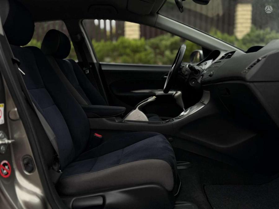 Dzeltens Honda Civic 2010 Viļņa, ar dzinēja tilpumu 1.80 L un nobraukumu 225 tūkst. km par 2950 €, foto 36 vietnē AUTOMOTO.COM.LV