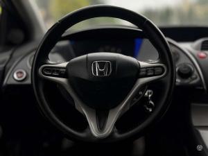 Dzeltens Honda Civic 2010 Viļņa, ar dzinēja tilpumu 1.80 L un nobraukumu 225 tūkst. km par 2950 €, foto 40 vietnē AUTOMOTO.COM.LV