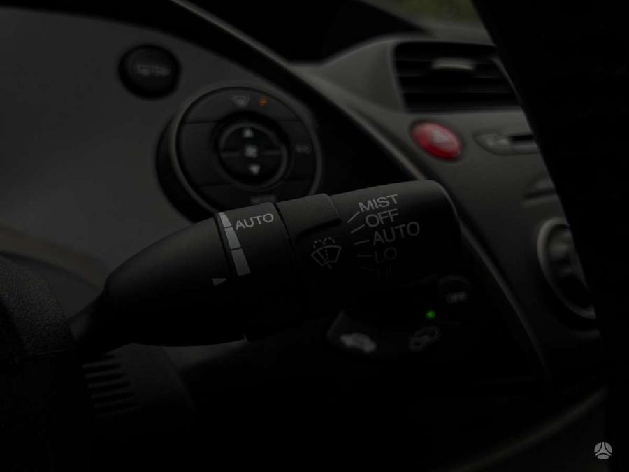 Dzeltens Honda Civic 2010 Viļņa, ar dzinēja tilpumu 1.80 L un nobraukumu 225 tūkst. km par 2950 €, foto 42 vietnē AUTOMOTO.COM.LV