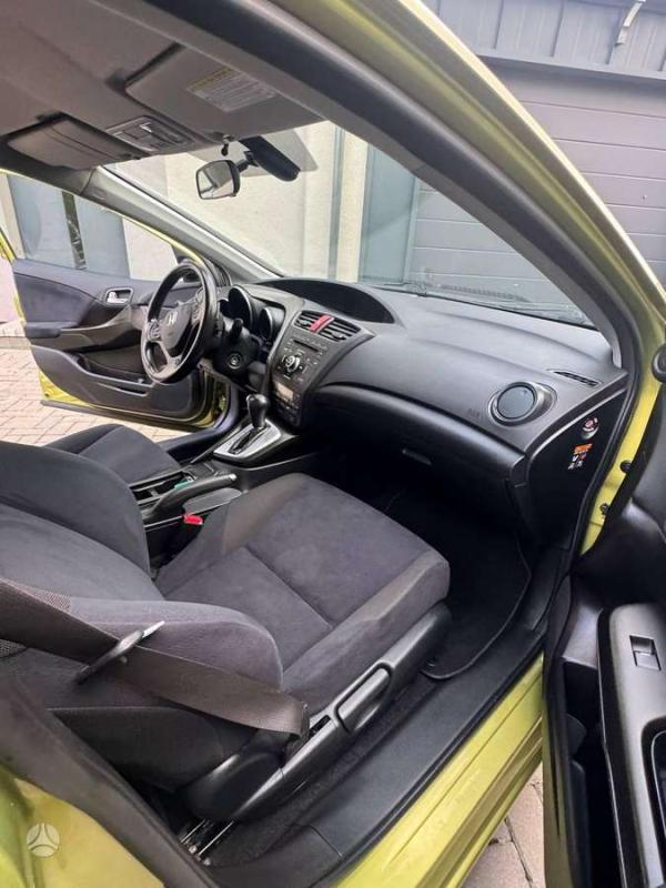 Dzeltens Honda Civic 2013 Kauņa, ar dzinēja tilpumu 1.80 L un nobraukumu 122 tūkst. km par 7200 €, foto 2 vietnē AUTOMOTO.COM.LV