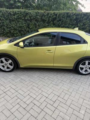 Dzeltens Honda Civic 2013 Kauņa, ar dzinēja tilpumu 1.80 L un nobraukumu 122 tūkst. km par 7200 €, foto 11 vietnē AUTOMOTO.COM.LV