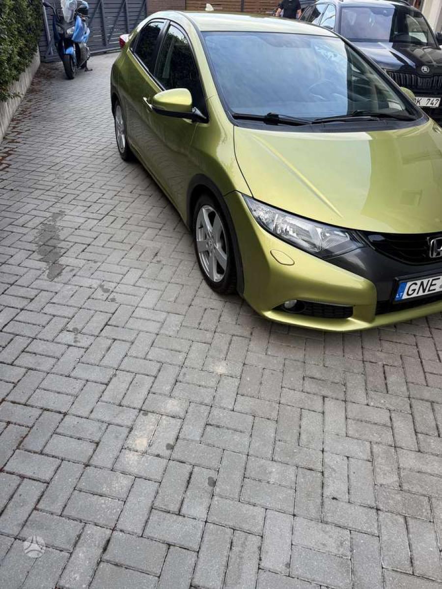 Dzeltens Honda Civic 2013 Kauņa, ar dzinēja tilpumu 1.80 L un nobraukumu 122 tūkst. km par 7200 €, foto 14 vietnē AUTOMOTO.COM.LV
