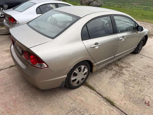 Dzeltens Honda Civic 2008 Kauņa, ar dzinēja tilpumu 1.80 L un nobraukumu 220 tūkst. km par 850 €, foto 3 vietnē AUTOMOTO.COM.LV