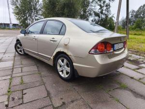 Yellow Honda Civic 2008 in Kaunas, with an engine capacity of 1.80 L and mileage of 350 thousand km for 800 €, photo 4 on AUTOMOTO.COM.LV