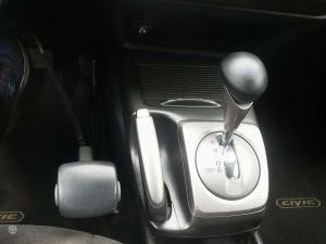 Dzeltens Honda Civic 2008 Viļņa, ar dzinēja tilpumu 1.80 L un nobraukumu 178 tūkst. km par 990 €, foto 3 vietnē AUTOMOTO.COM.LV