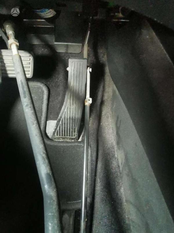 Dzeltens Honda Civic 2008 Viļņa, ar dzinēja tilpumu 1.80 L un nobraukumu 178 tūkst. km par 990 €, foto 5 vietnē AUTOMOTO.COM.LV