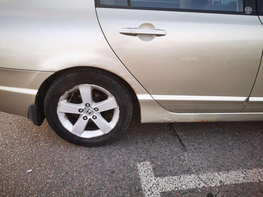 Dzeltens Honda Civic 2008 Viļņa, ar dzinēja tilpumu 1.80 L un nobraukumu 178 tūkst. km par 990 €, foto 9 vietnē AUTOMOTO.COM.LV