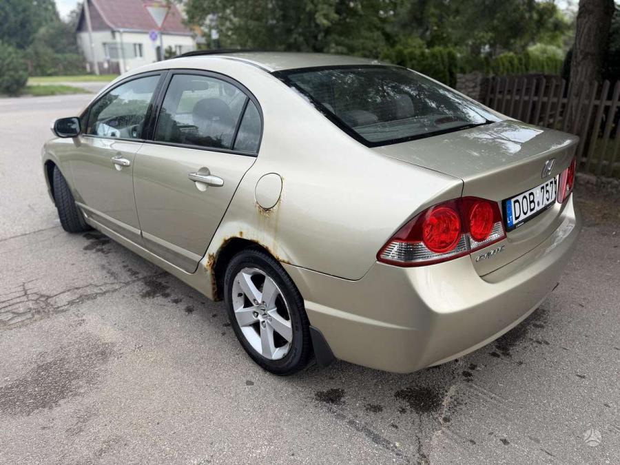 Желтый Хонда Цивик 2008 в Каунас, объемом двигателя 1.80 л и пробегом 353 тыс. км за 1050 €, фото 9 на AUTOMOTO.COM.LV