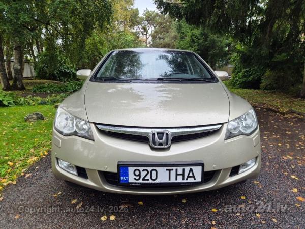 Honda Civic 2008 in Tallinn on AUTOMOTO.COM.LV Yellow Honda Civic 2008 in Tallinn, with an engine capacity of 1.80 L and mileage of 180 thousand km for 2990 €, photo 3 on AUTOMOTO.COM.LV