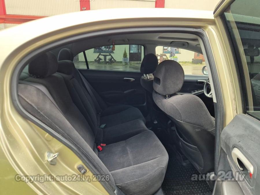 Dzeltens Honda Civic 2008 Tallina, ar dzinēja tilpumu 1.80 L un nobraukumu 180 tūkst. km par 2990 €, foto 11 vietnē AUTOMOTO.COM.LV