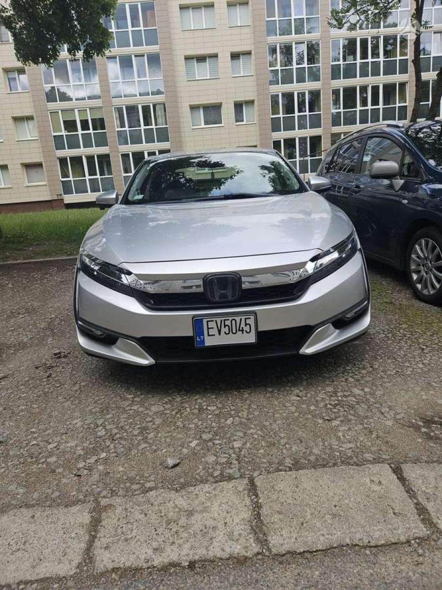 Grey Honda Clarity 2018 in Telschi, with an engine capacity of 1.50 L and mileage of 82 thousand km for 17000 €, photo 1 on AUTOMOTO.COM.LV