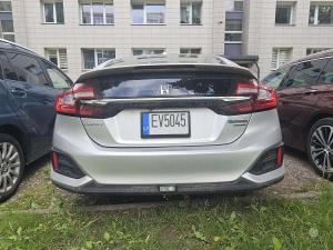 Grey Honda Clarity 2018 in Telschi, with an engine capacity of 1.50 L and mileage of 82 thousand km for 17000 €, photo 5 on AUTOMOTO.COM.LV