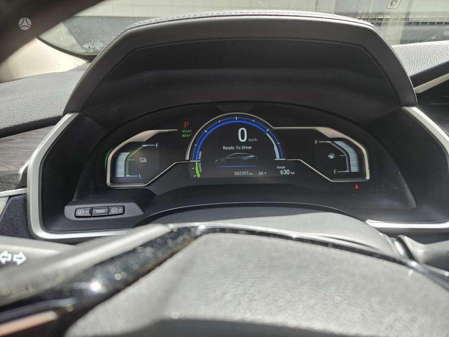Grey Honda Clarity 2018 in Telschi, with an engine capacity of 1.50 L and mileage of 82 thousand km for 17000 €, photo 9 on AUTOMOTO.COM.LV