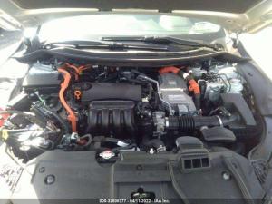 Grey Honda Clarity 2018 in Telschi, with an engine capacity of 1.50 L and mileage of 82 thousand km for 17000 €, photo 15 on AUTOMOTO.COM.LV
