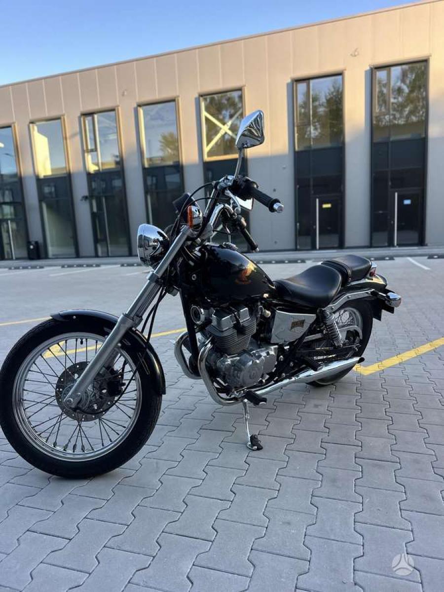 Black Honda CMX 1998 in Vilnius, with an engine capacity of 0.25 L and mileage of 19 thousand km for 2100 €, photo 3 on AUTOMOTO.COM.LV