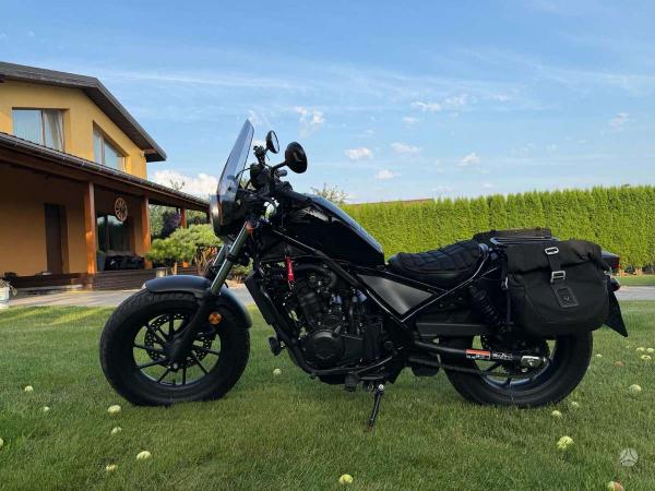 Black Honda CMX 2018 in Vilnius, with an engine capacity of 0.50 L and mileage of 4 thousand km for 4999 €, photo 1 on AUTOMOTO.COM.LV