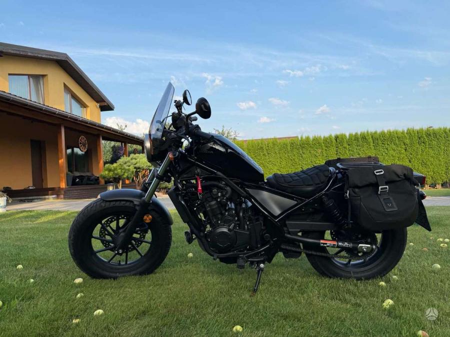 Black Honda CMX 2018 in Vilnius, with an engine capacity of 0.50 L and mileage of 4 thousand km for 4999 €, photo 1 on AUTOMOTO.COM.LV