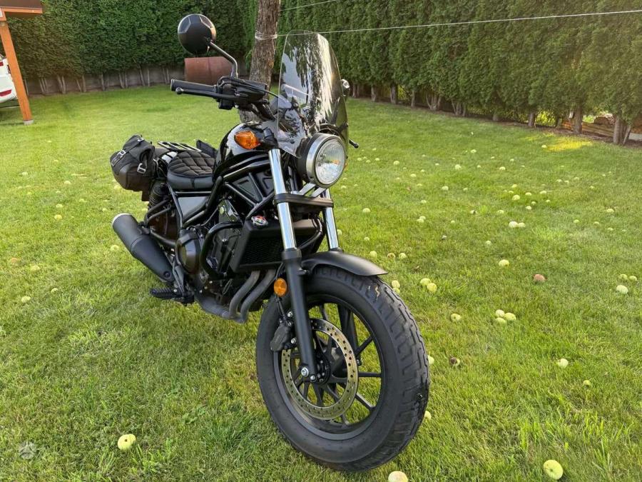 Black Honda CMX 2018 in Vilnius, with an engine capacity of 0.50 L and mileage of 4 thousand km for 4999 €, photo 5 on AUTOMOTO.COM.LV