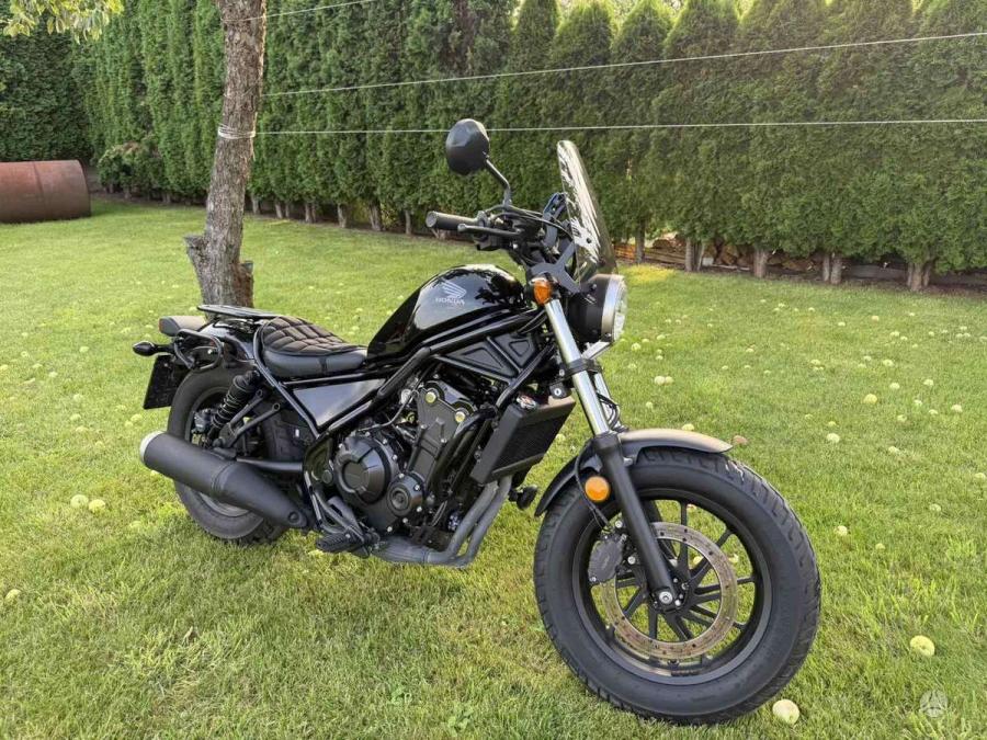 Black Honda CMX 2018 in Vilnius, with an engine capacity of 0.50 L and mileage of 4 thousand km for 4999 €, photo 9 on AUTOMOTO.COM.LV