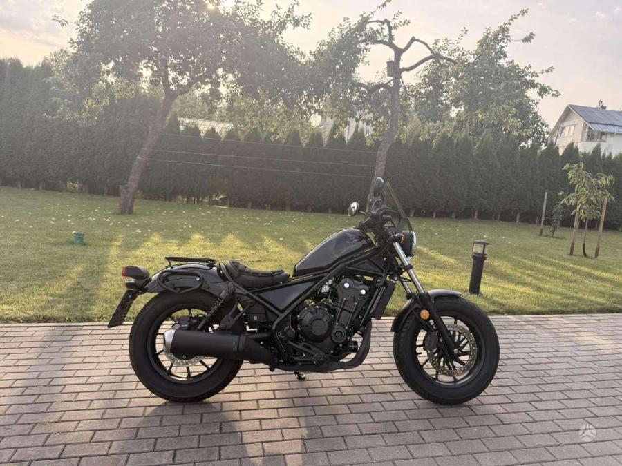 Black Honda CMX 2018 in Vilnius, with an engine capacity of 0.50 L and mileage of 4 thousand km for 4999 €, photo 11 on AUTOMOTO.COM.LV