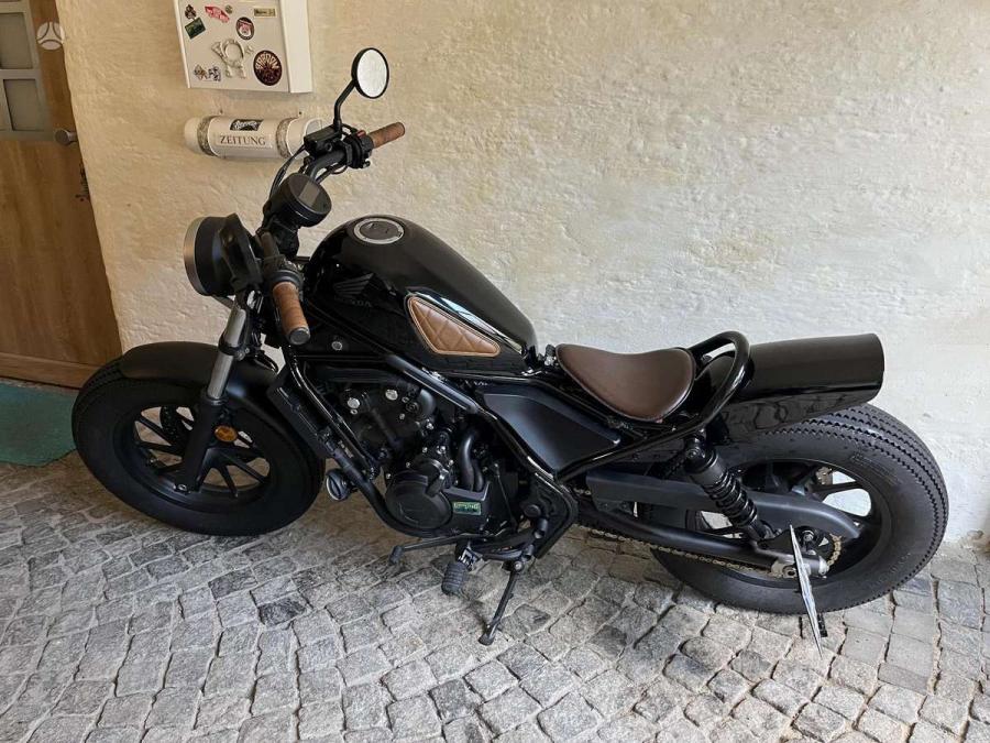 Black Honda CMX 2018 in Vilnius, with an engine capacity of 0.50 L and mileage of 23 thousand km for 4099 €, photo 3 on AUTOMOTO.COM.LV