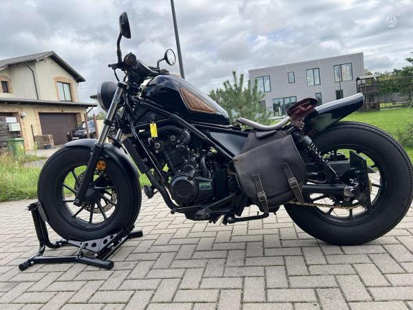 Black Honda CMX 2018 in Vilnius, with an engine capacity of 0.50 L and mileage of 23 thousand km for 3999 €, photo 10 on AUTOMOTO.COM.LV