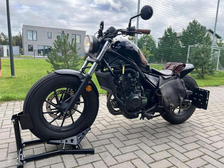 Black Honda CMX 2018 in Vilnius, with an engine capacity of 0.50 L and mileage of 23 thousand km for 3999 €, photo 11 on AUTOMOTO.COM.LV