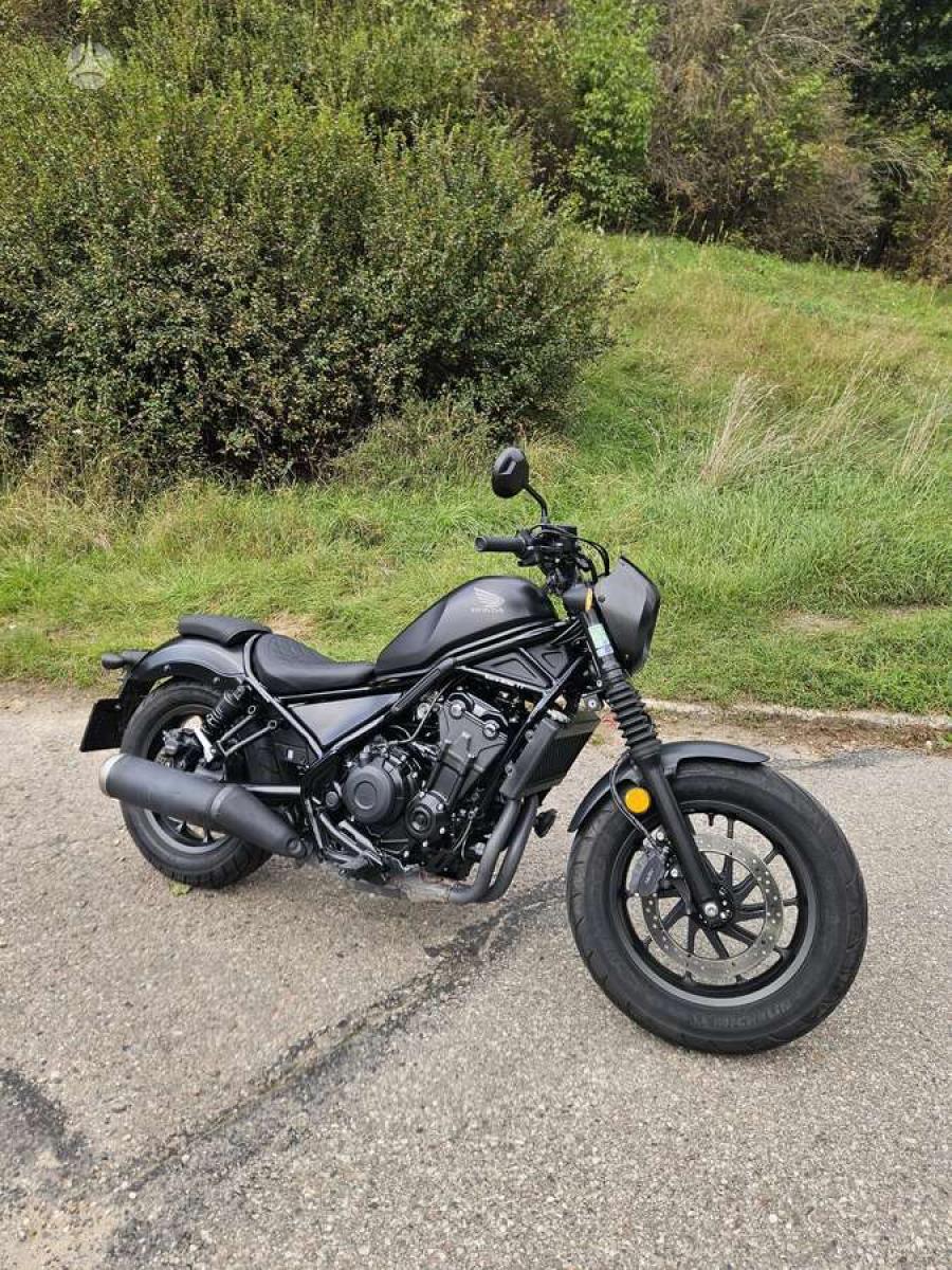 Black Honda CMX 2020 in Vilnius, with an engine capacity of 0.50 L and mileage of 19 thousand km for 4850 €, photo 3 on AUTOMOTO.COM.LV