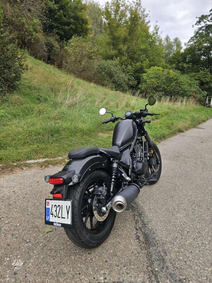 Black Honda CMX 2020 in Vilnius, with an engine capacity of 0.50 L and mileage of 19 thousand km for 4850 €, photo 6 on AUTOMOTO.COM.LV