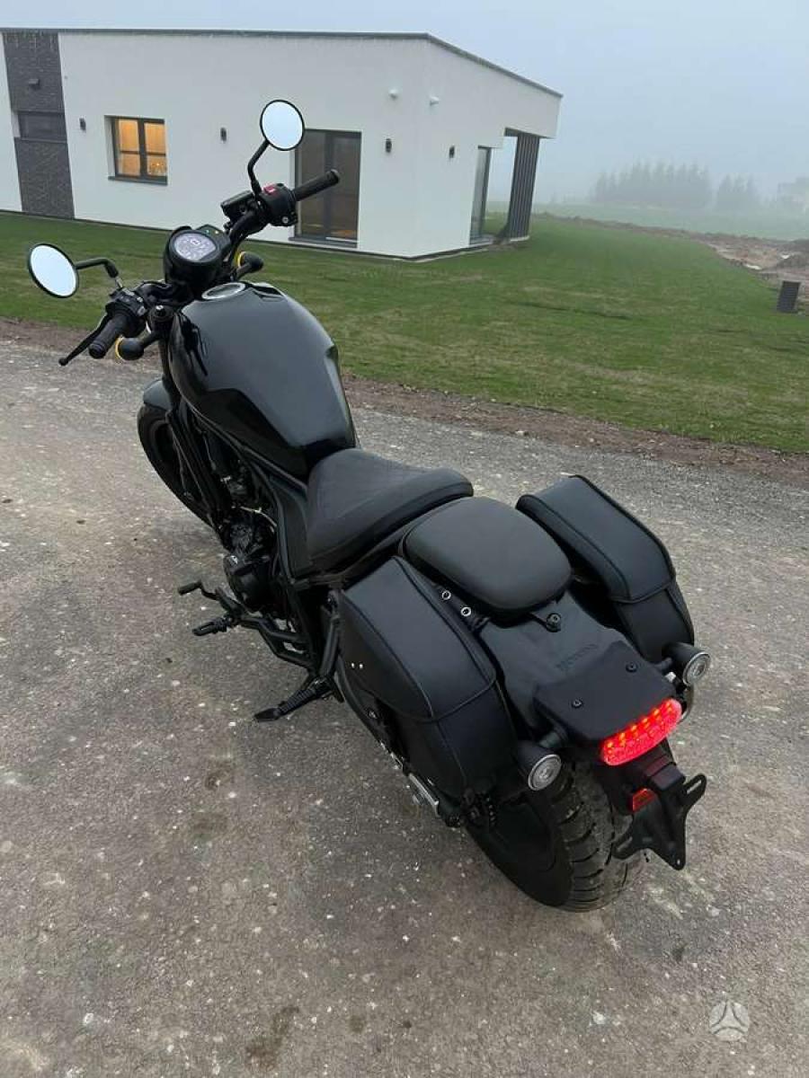 Black Honda CMX 2021 in Alytus, with an engine capacity of 1.10 L and mileage of 6 thousand km for 7650 €, photo 4 on AUTOMOTO.COM.LV