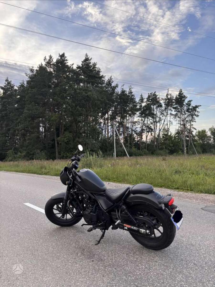 Black Honda CMX 2021 in Jonava, with an engine capacity of 0.50 L and mileage of 14 thousand km for 5699 €, photo 5 on AUTOMOTO.COM.LV