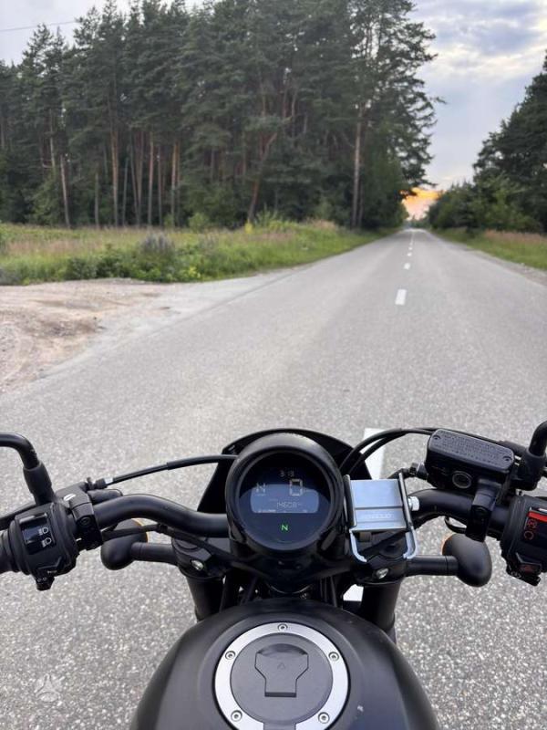 Black Honda CMX 2021 in Jonava, with an engine capacity of 0.50 L and mileage of 14 thousand km for 5699 €, photo 6 on AUTOMOTO.COM.LV