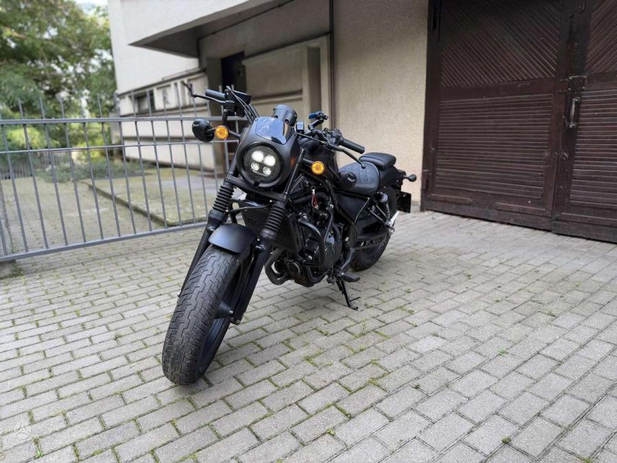 Black Honda CMX 2021 in Kaunas, with an engine capacity of 0.50 L and mileage of 13 thousand km for 5200 €, photo 3 on AUTOMOTO.COM.LV