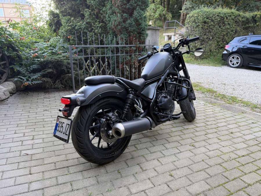Black Honda CMX 2021 in Kaunas, with an engine capacity of 0.50 L and mileage of 13 thousand km for 5200 €, photo 4 on AUTOMOTO.COM.LV