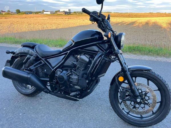 Black Honda CMX 2023 in Alytus, with an engine capacity of 1.10 L and mileage of 9 thousand km for 7299 €, photo 4 on AUTOMOTO.COM.LV
