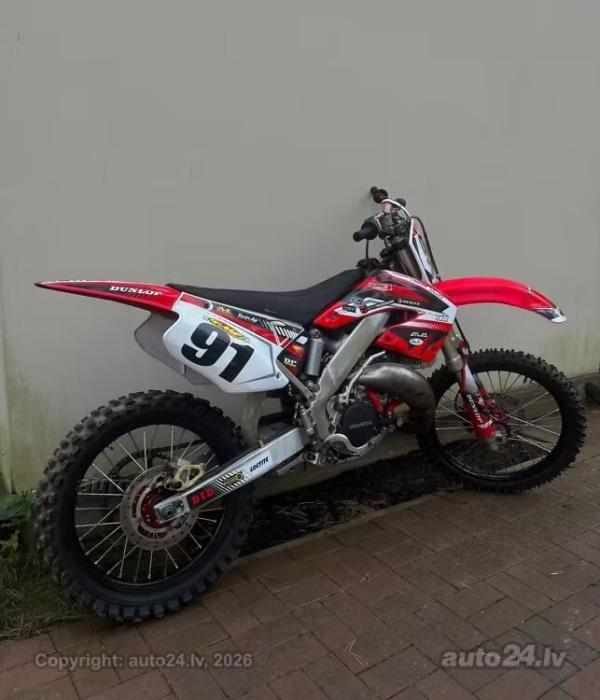 Honda CR 125 2000 in Tallinn, with an engine capacity of 0.13 L and mileage of 0 thousand km for 2600 €, photo 2 on AUTOMOTO.COM.LV