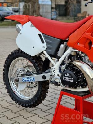 Хонда CR 1990 в Рига, объемом двигателя 0.25 л и пробегом 0 тыс. км за 4290 €, фото 3 на AUTOMOTO.COM.LV