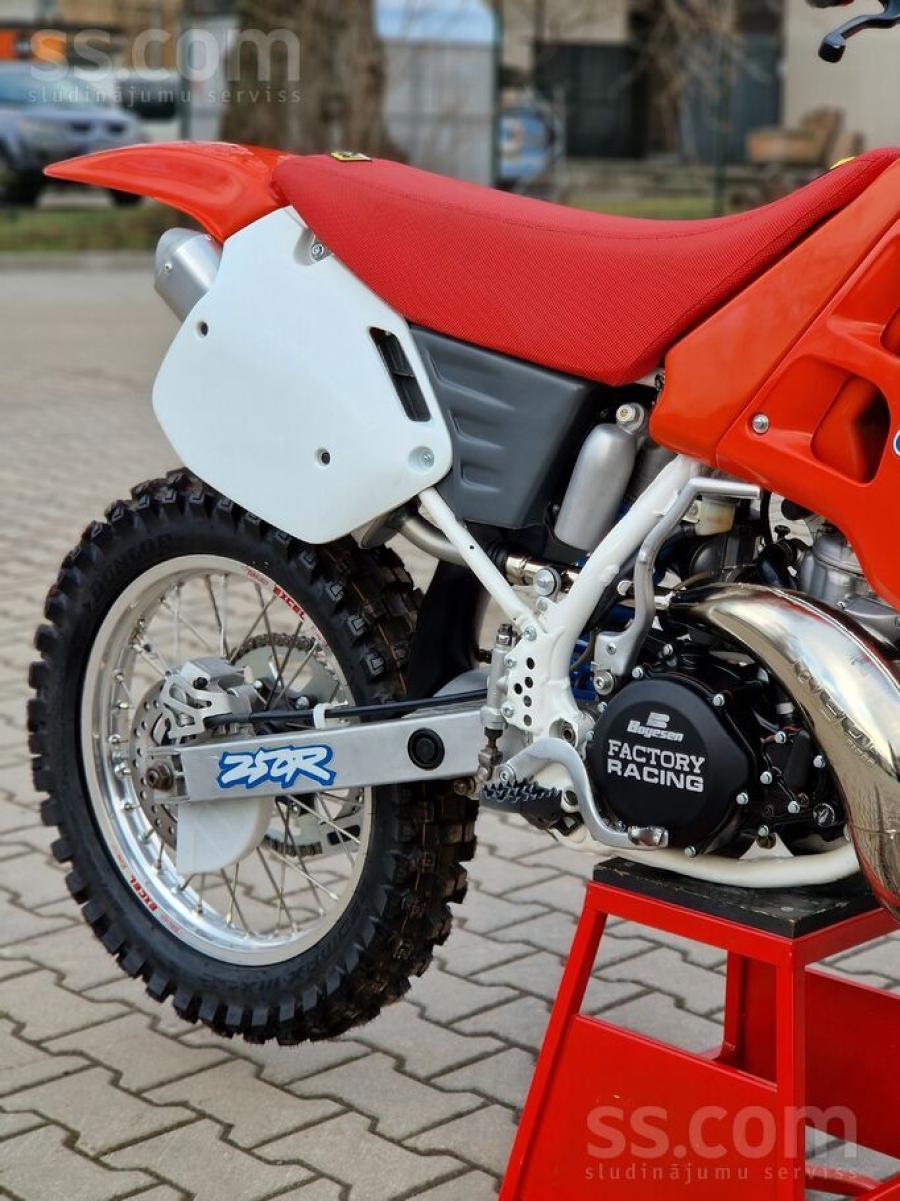 Хонда CR 1990 в Рига, объемом двигателя 0.25 л и пробегом 0 тыс. км за 4290 €, фото 3 на AUTOMOTO.COM.LV