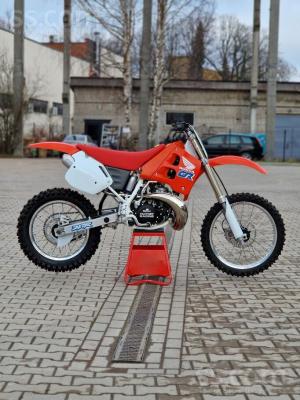 Хонда CR 1990 в Рига, объемом двигателя 0.25 л и пробегом 0 тыс. км за 4290 €, фото 4 на AUTOMOTO.COM.LV
