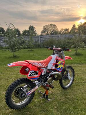 Honda CR 1990 in Vilnius, with an engine capacity of 0.25 L and mileage of 0 thousand km for 2500 €, photo  on AUTOMOTO.COM.LV