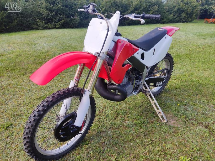Honda CR 2000 in Kelme, with an engine capacity of 0.25 L and mileage of 0 thousand km for 2450 €, photo 1 on AUTOMOTO.COM.LV