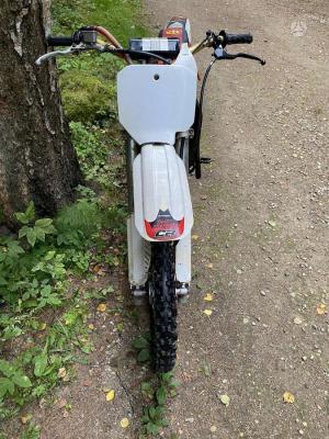 Red Honda CR 2002 in Vilnius, with an engine capacity of 85.00 L and mileage of 0 thousand km for 600 €, photo 12 on AUTOMOTO.COM.LV