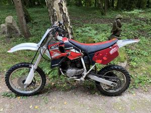 Red Honda CR 2002 in Vilnius, with an engine capacity of 85.00 L and mileage of 0 thousand km for 600 €, photo 13 on AUTOMOTO.COM.LV