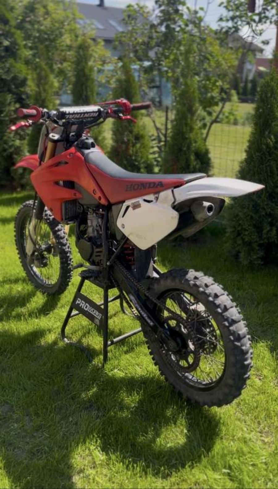 Red Honda CR 2007 in Klaipeda, with an engine capacity of 85.00 L and mileage of 0 thousand km for 1300 €, photo 4 on AUTOMOTO.COM.LV