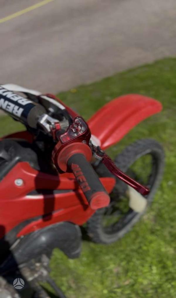 Red Honda CR 2007 in Klaipeda, with an engine capacity of 85.00 L and mileage of 0 thousand km for 1300 €, photo 4 on AUTOMOTO.COM.LV