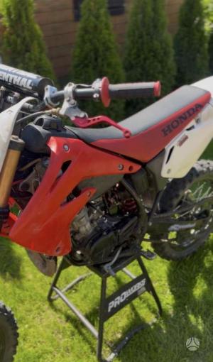 Red Honda CR 2007 in Klaipeda, with an engine capacity of 85.00 L and mileage of 0 thousand km for 1300 €, photo 7 on AUTOMOTO.COM.LV