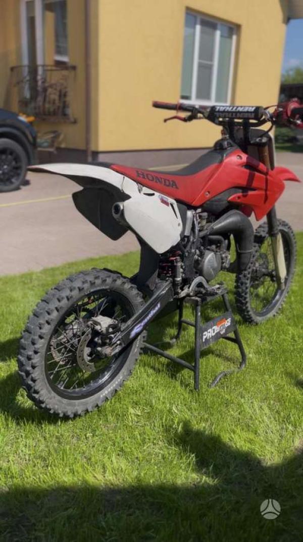 Red Honda CR 2007 in Klaipeda, with an engine capacity of 85.00 L and mileage of 0 thousand km for 1300 €, photo 8 on AUTOMOTO.COM.LV
