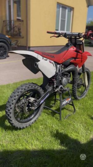 Red Honda CR 2007 in Klaipeda, with an engine capacity of 85.00 L and mileage of 0 thousand km for 1300 €, photo 9 on AUTOMOTO.COM.LV